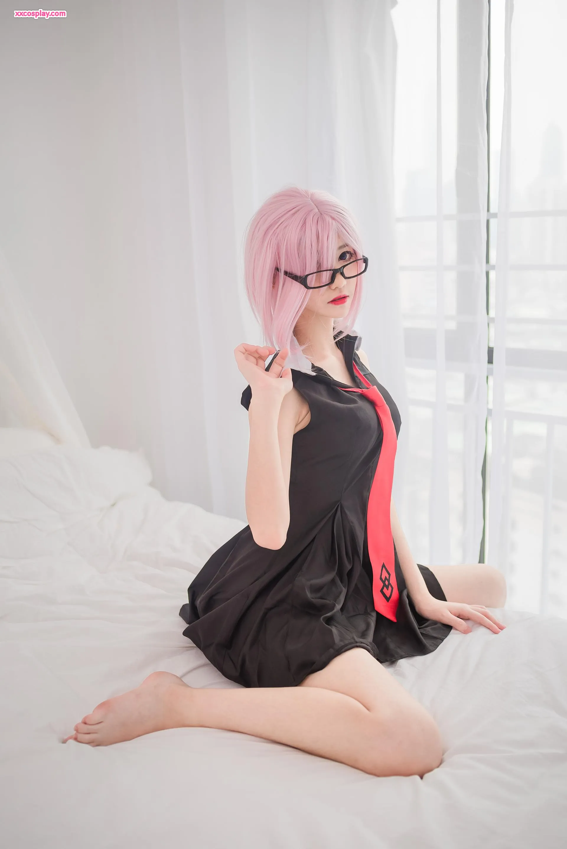 Nantao Momoko: Cosplay Uniforme Mash Kyrielight | xxcosplay